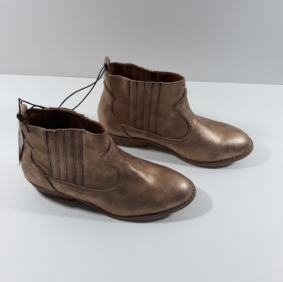 Universal Thread | Shoes | Womens Metallic Western Ankle Boots | Poshmark
